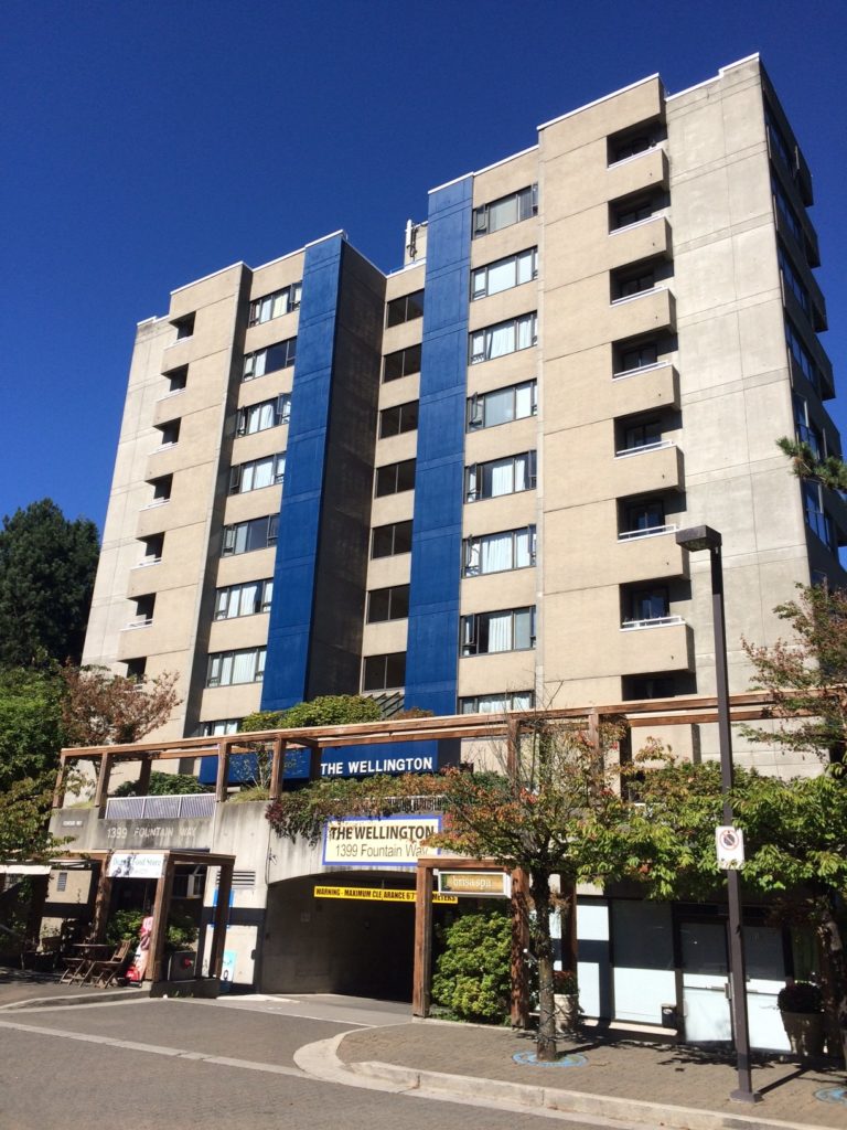 The Building - The Wellington Tower & Townhomes
